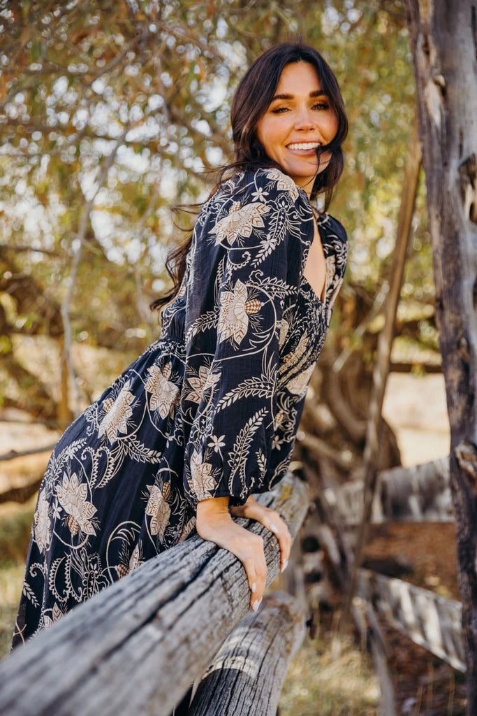 Cambrey in Black Swirl – Skirtz & Co